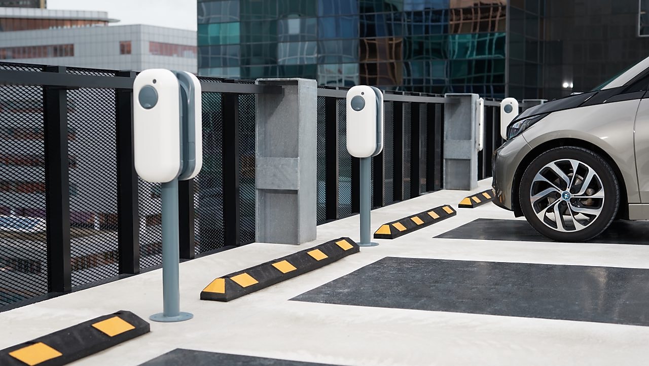 How to use a Shell Recharge Charge Point | Business